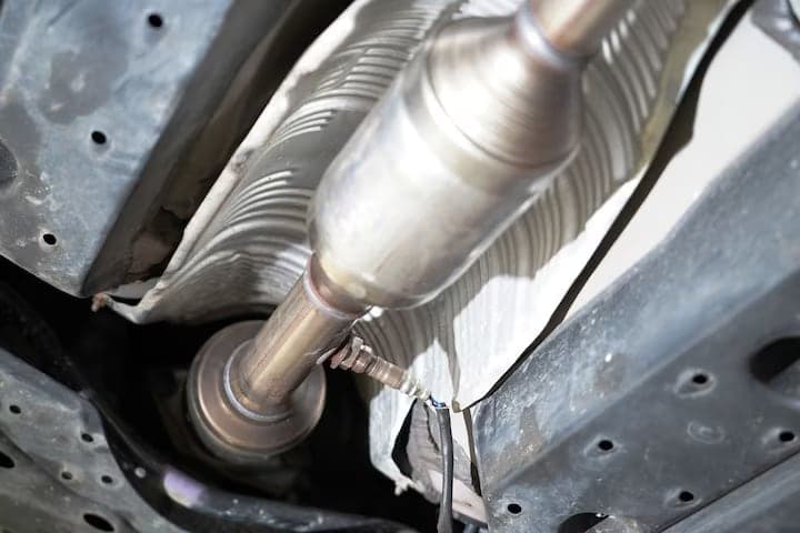 Wat doet een katalysator in een auto?